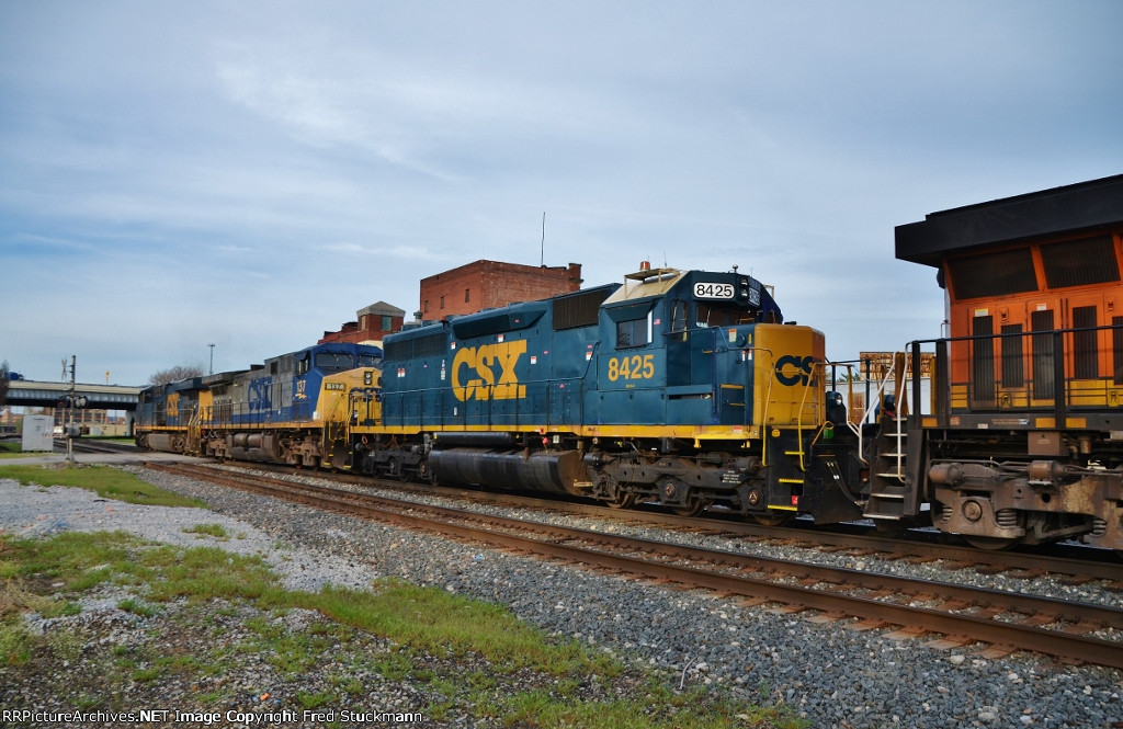 CSX 8425